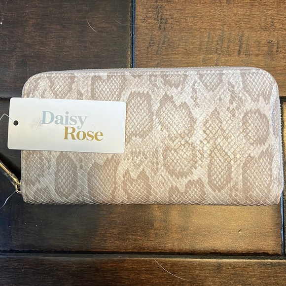 Daisy Rose | Bags | New Daisy Rosewallet | Poshmark